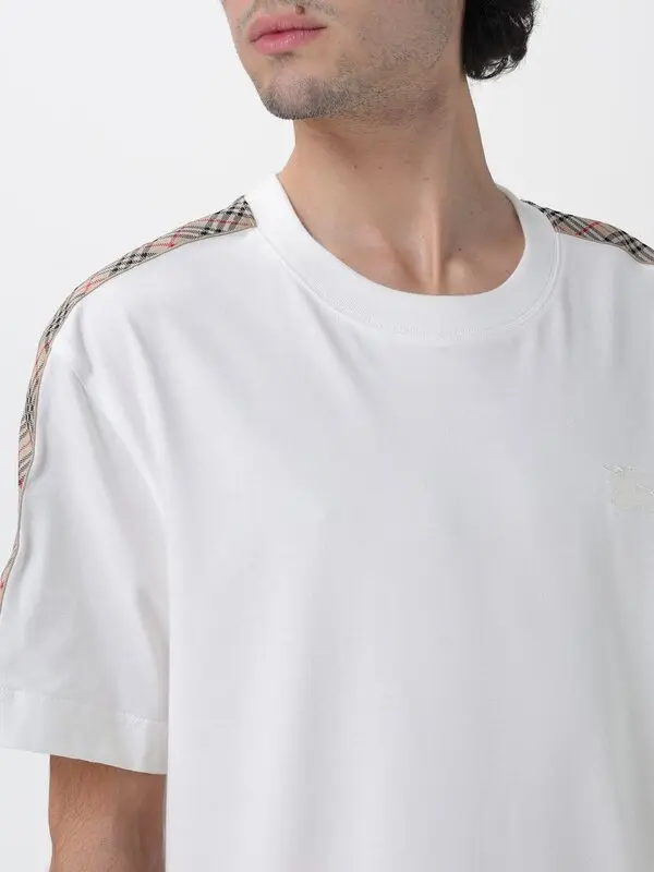 Burberry T-shirt Colour