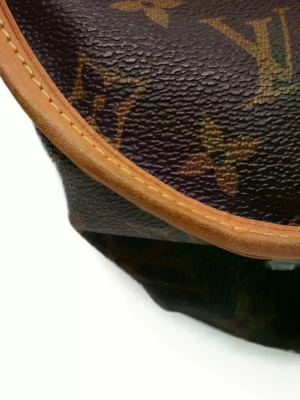 LOUIS VUITTON 2011 Menilmontane Mm Monogram Shoulder Bag