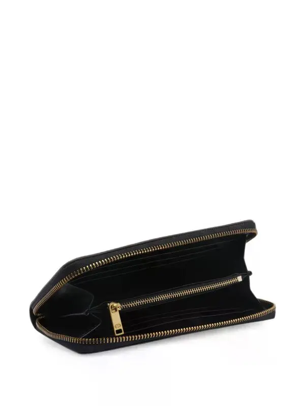 LA CARRIE Logo-plaque Pebbled Wallet