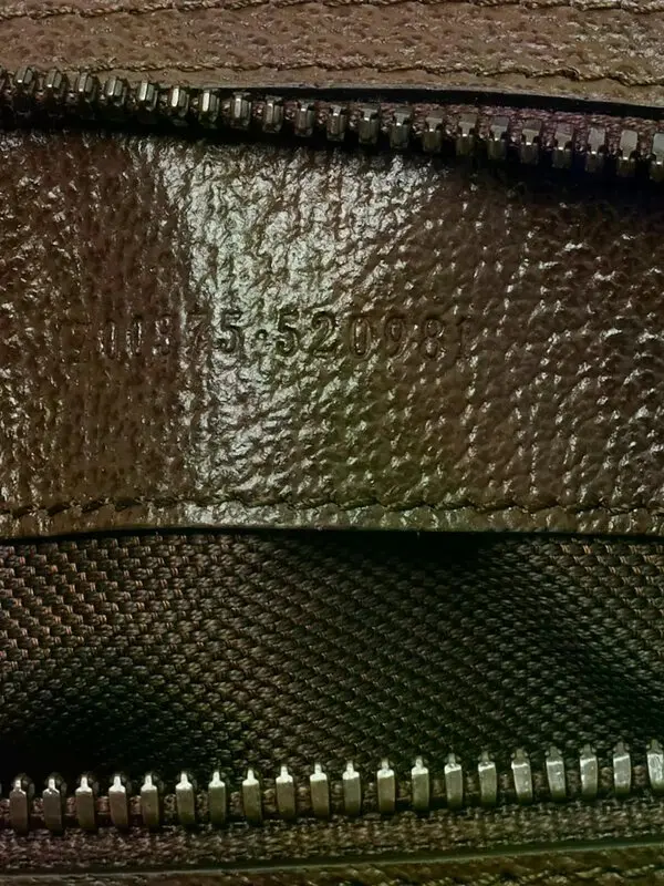 Gucci Savoy Gg Supreme Garment Suitcase