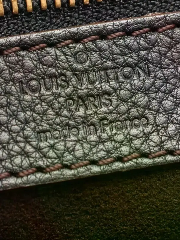 LOUIS VUITTON 2011 Mahina L Shoulder Bag