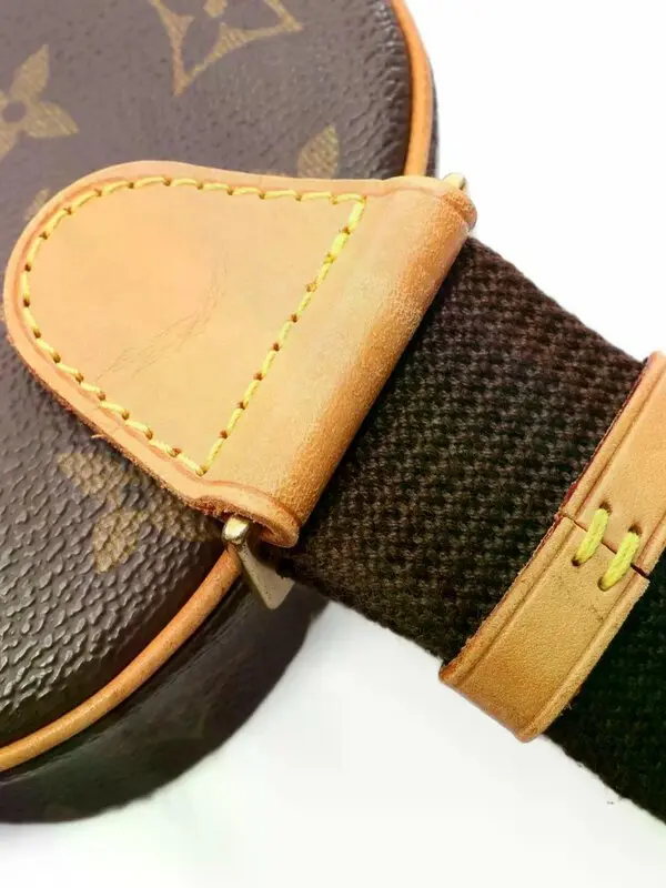 LOUIS VUITTON 2002 Monogram Pochette Ganju Bag