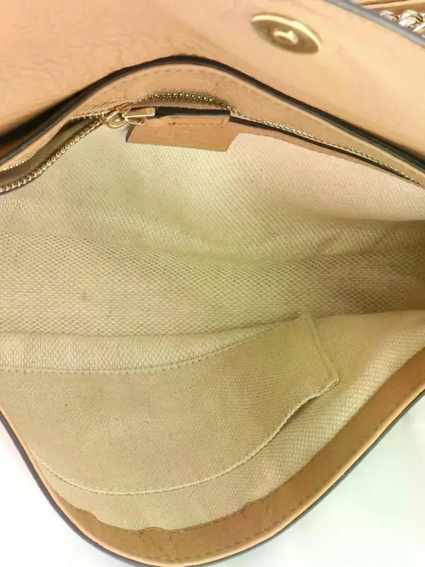 Gucci Soho Chain Leather Medium Crossbody Bag - Neutrals