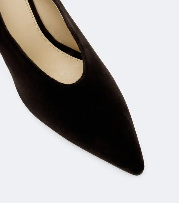 Le Monde Beryl Petra Velvet Pumps