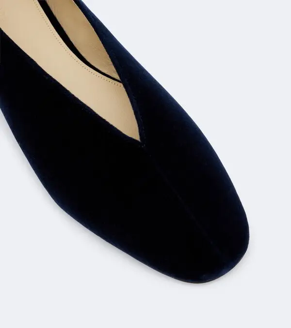 Le Monde Beryl Olympia Velvet Ballet Flats