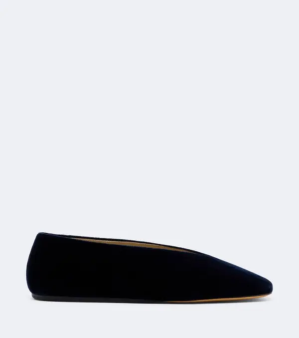 Le Monde Beryl Olympia Velvet Ballet Flats