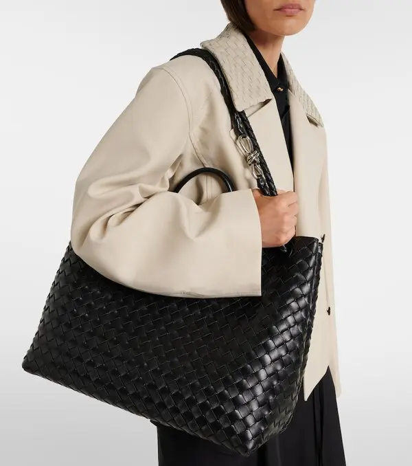 Bottega Veneta Andiamo Large Leather Tote Bag