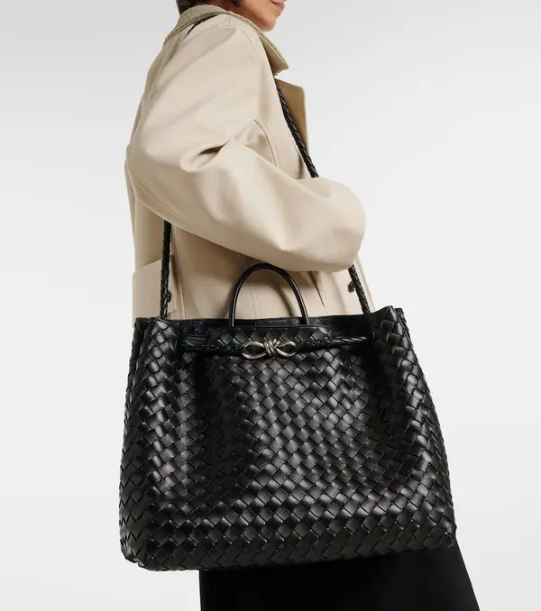 Bottega Veneta Andiamo Large Leather Tote Bag