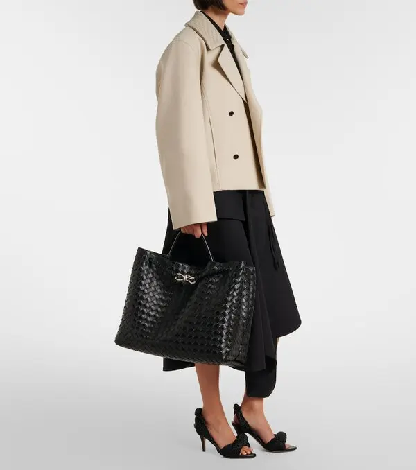 Bottega Veneta Andiamo Large Leather Tote Bag
