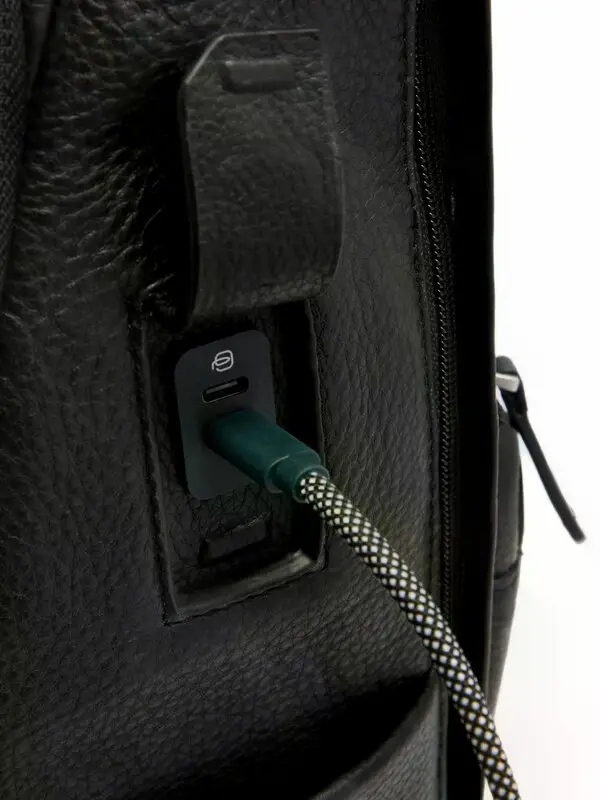 PIQUADRO Buckle-fastening Pebbled-leather Backpack