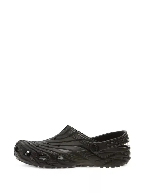 CROCS Classic Erosion Clogs