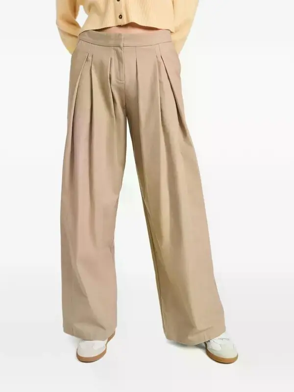 Le Kasha Rum Pleated Trousers