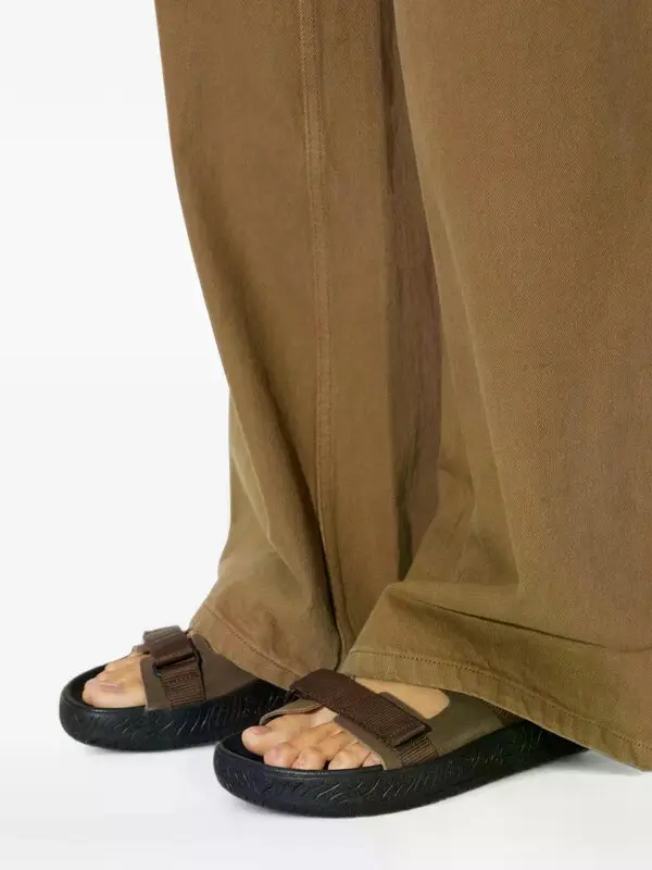 VEJA Arpoador Suede Sandals
