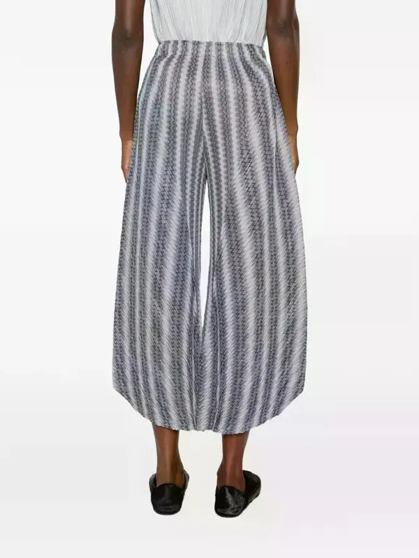 Issey Miyake Zig Zag-print Pleated Cropped Trousers