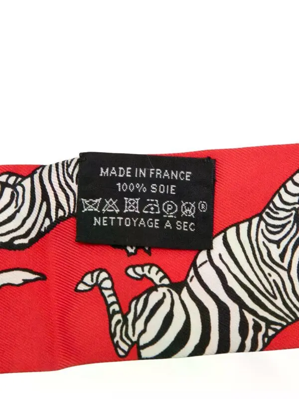 Hermès 2015-2026 Les Zebres Silk Twilly Scarf Scarves