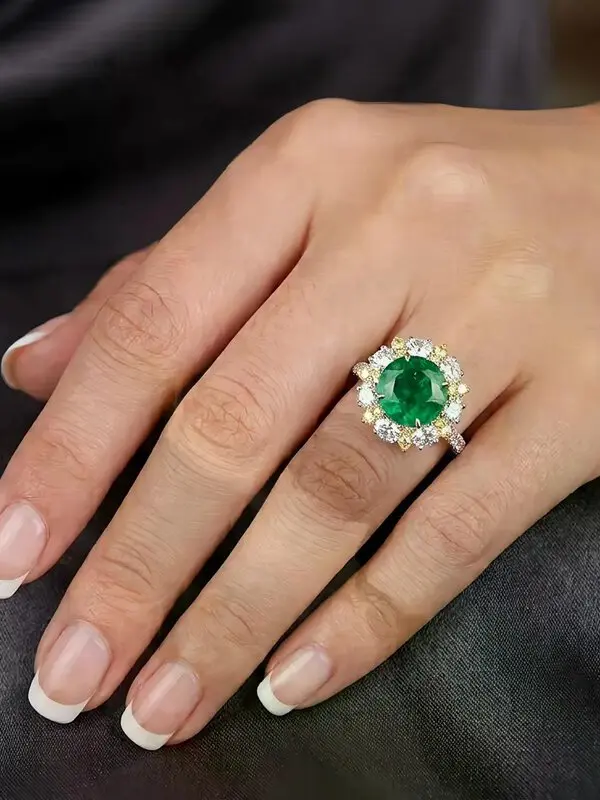 HYT JEWELRY Emerald And Diamond Ring