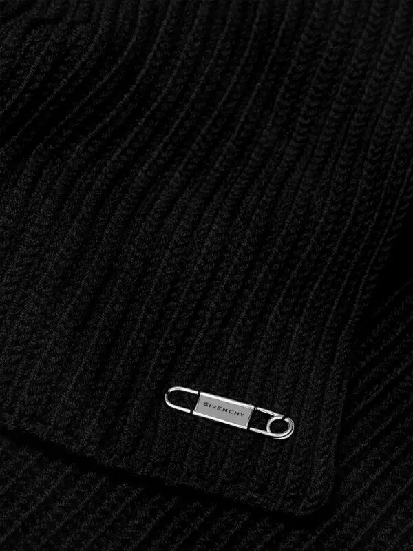 Givenchy Scarf In Wool With Pin
