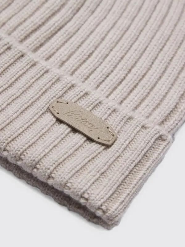 Brioni Ribbed 100% Cashmere Beanie With Cuff And Applied Logo - Beige