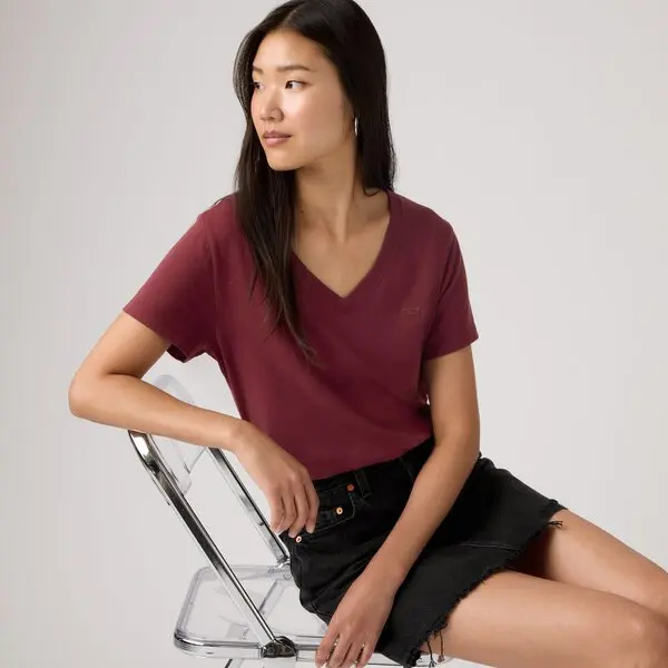 LEVI'S Favorite Cotton V Neck Tee - Red