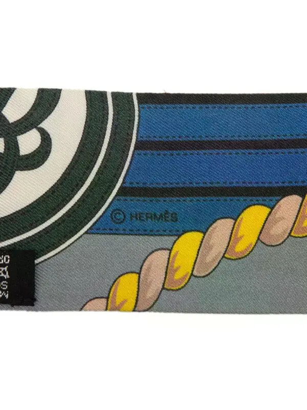 Hermès 1990-2010 Grande Tenue Silk Twilly Scarf Scarves