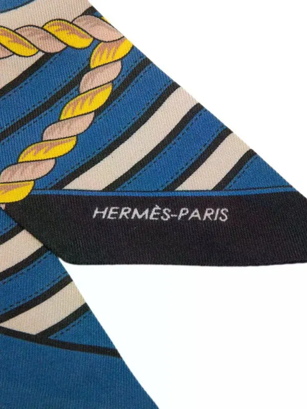 Hermès 1990-2010 Grande Tenue Silk Twilly Scarf Scarves