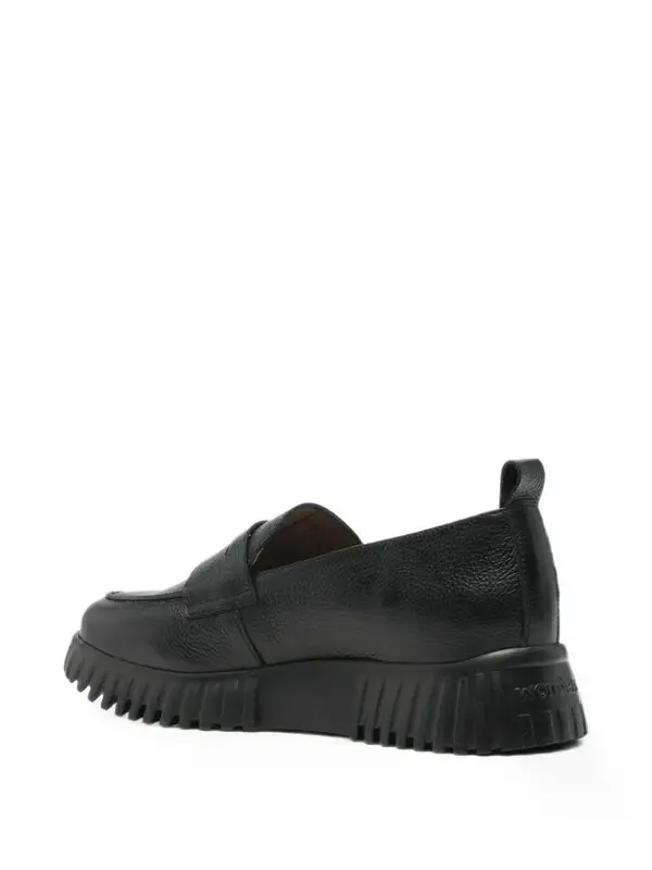 WONDERS Grained Leather Loafers