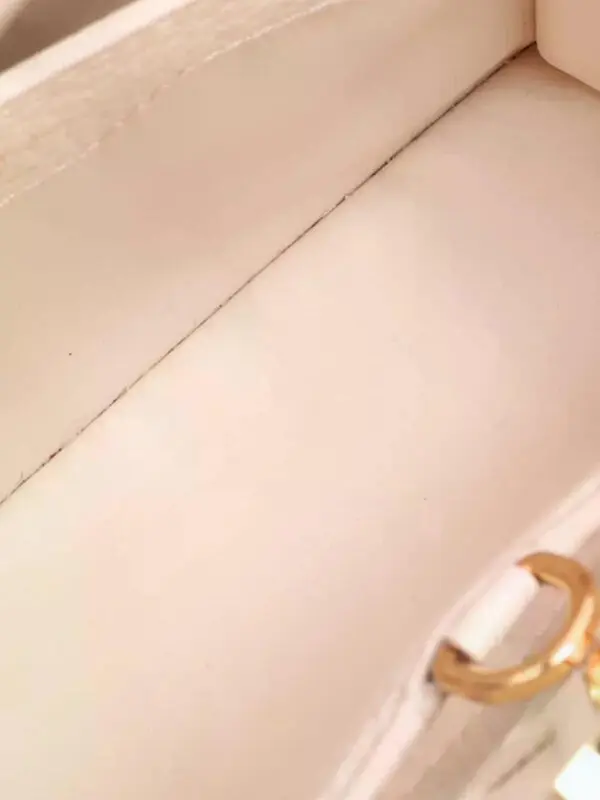LOUIS VUITTON 2021-2026 Taurillon Capucines Bb Satchel