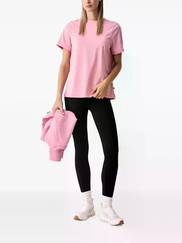 On Focus Ctrast-piping T-shirt