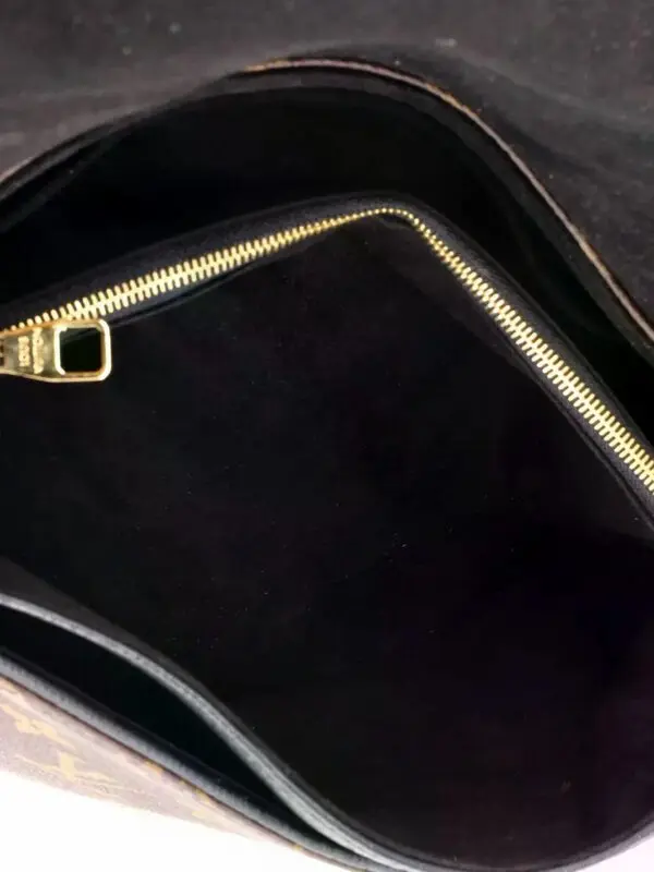 LOUIS VUITTON Pallas Chain Monogram Canvas And Calfskin Shoulder Bag - Black