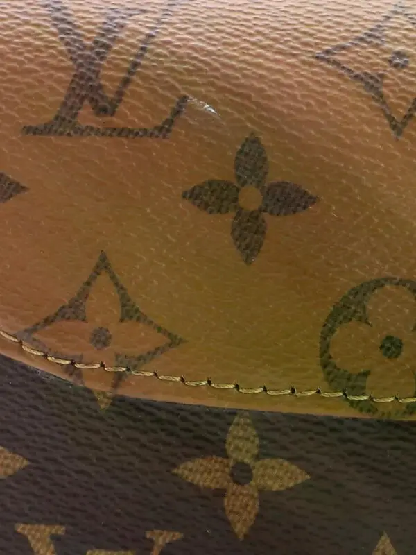 LOUIS VUITTON Ivy Wallet On Chain Reverse Monogram Canvas Shoulder Bag