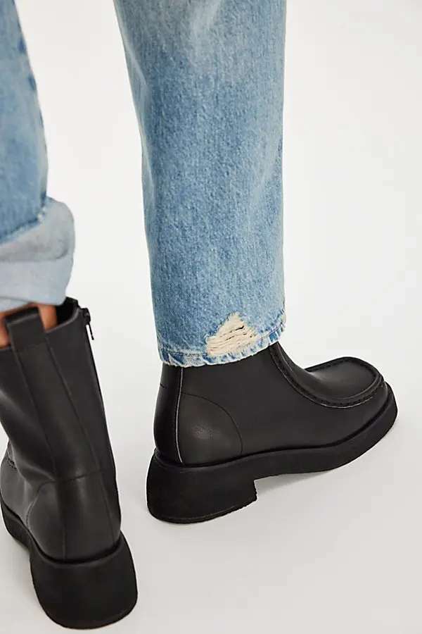 Clarks Effery Zip Boots Shoe At - Black Leather