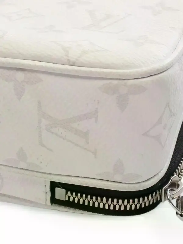 LOUIS VUITTON 2000s Taigarama Alpha Messenger Small Shoulder Bag