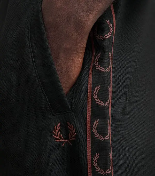 Fred Perry Contrast Tape Wreath Sweatpants