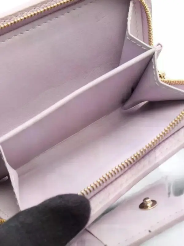 LOUIS VUITTON 2021s Mahina-monogram Bi-fold Wallet