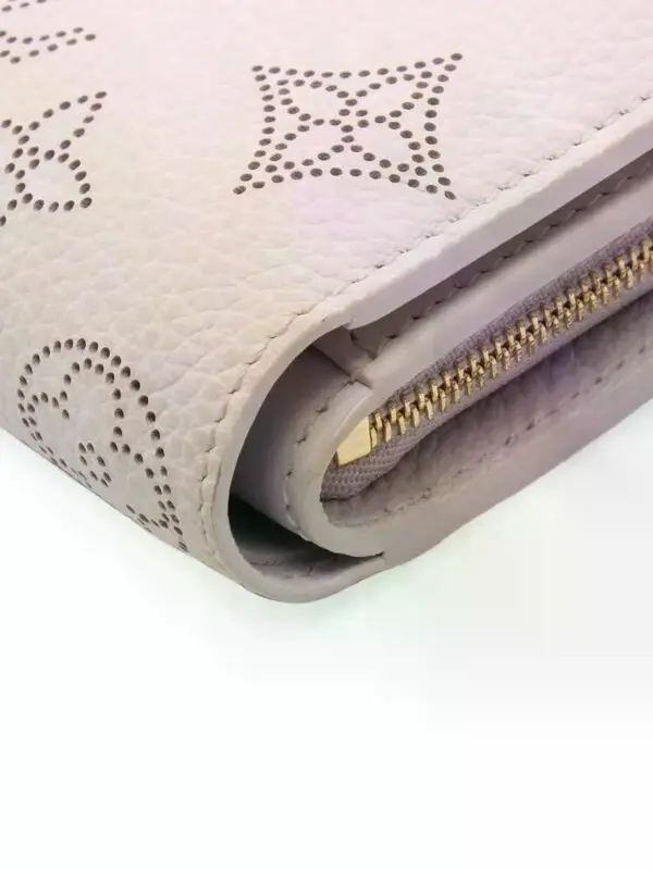 LOUIS VUITTON 2021s Mahina-monogram Bi-fold Wallet