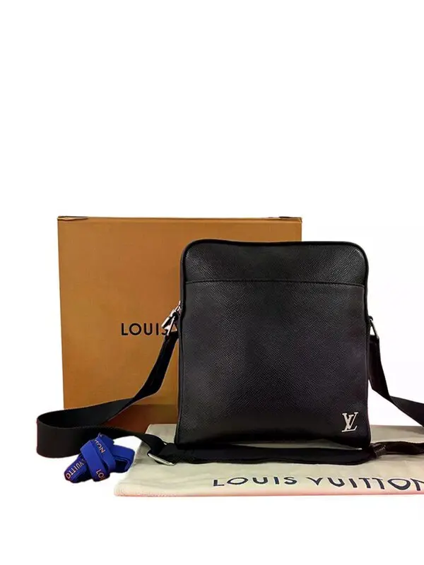LOUIS VUITTON 2021-2026 Taiga Alex Messenger Bb Crossbody Bag - Black