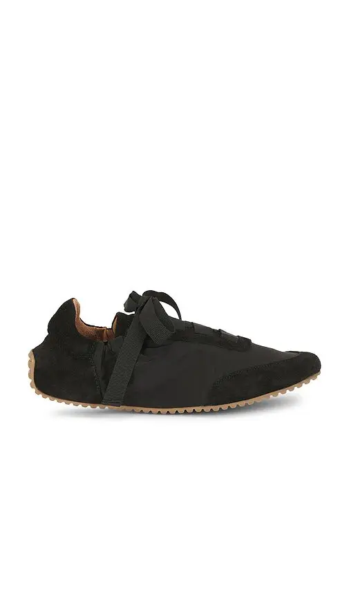 ODISSI Cass Sneaker In . Also