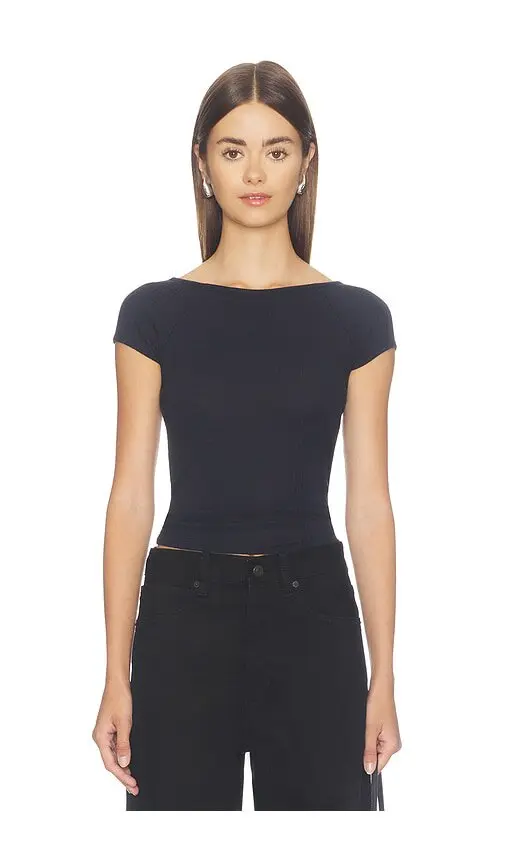 Good American The Rib Scoop Top In . Also
