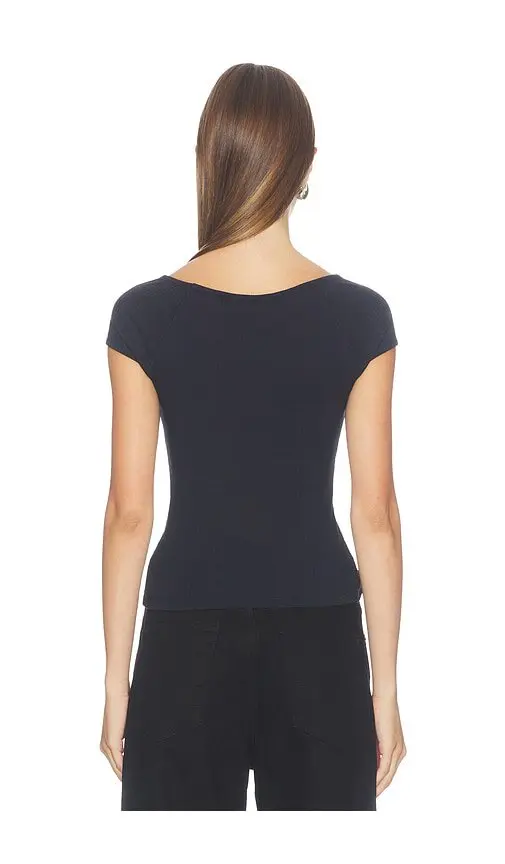Good American The Rib Scoop Top In . Also