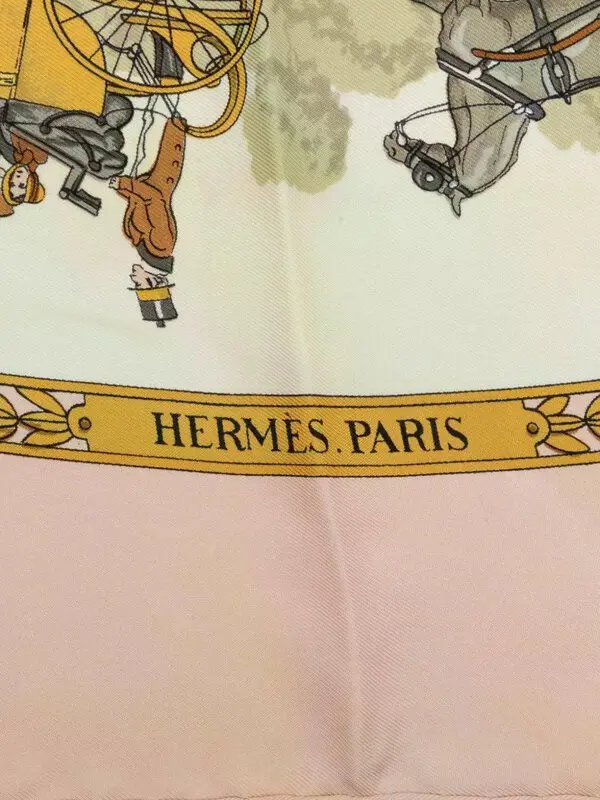 Hermès 20th Century La Promenade De Longchamps Silk Scarf 90 Scarves - Pink