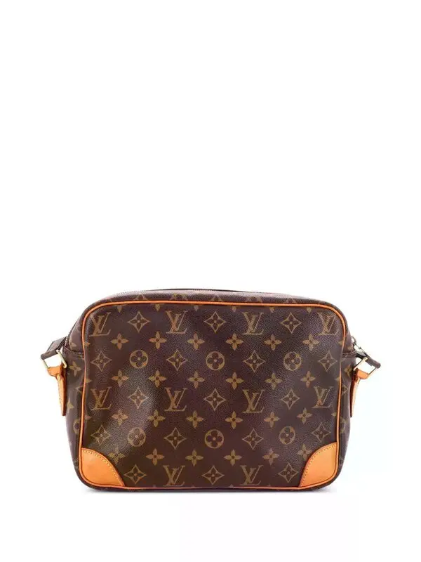 LOUIS VUITTON Nil Messenger Bag Monogram Canvas 28 Crossbody Bag