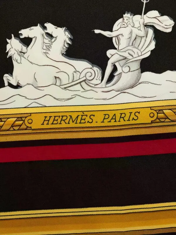 Hermès 20th Century Wedgwood Silk Scarf 90 Scarves - Red