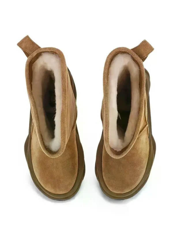 UGG Classic Distort Boots