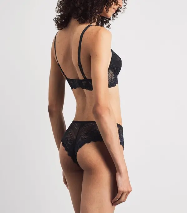 Wacoal Lace Embrace Tanga - Black