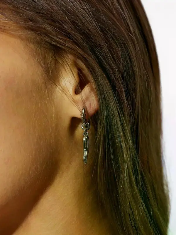 VIVIENNE WESTWOOD Della Mismatched Hoop Earrings