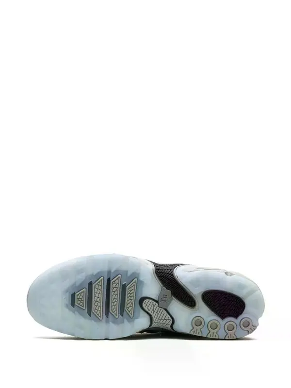 Nike Air Max Plus Drift Sneakers