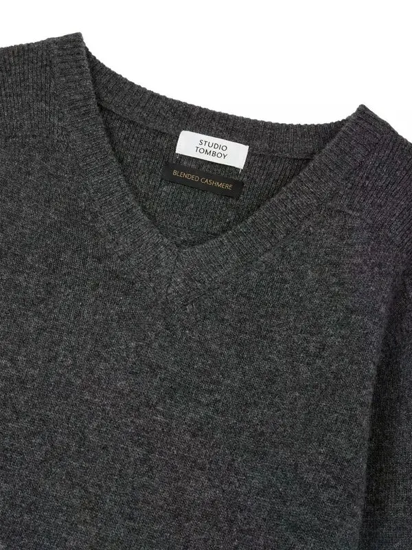 STUDIO TOMBOY V-neck Sweater