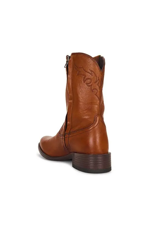 Ariat Sonoro Roper Toe In . Also