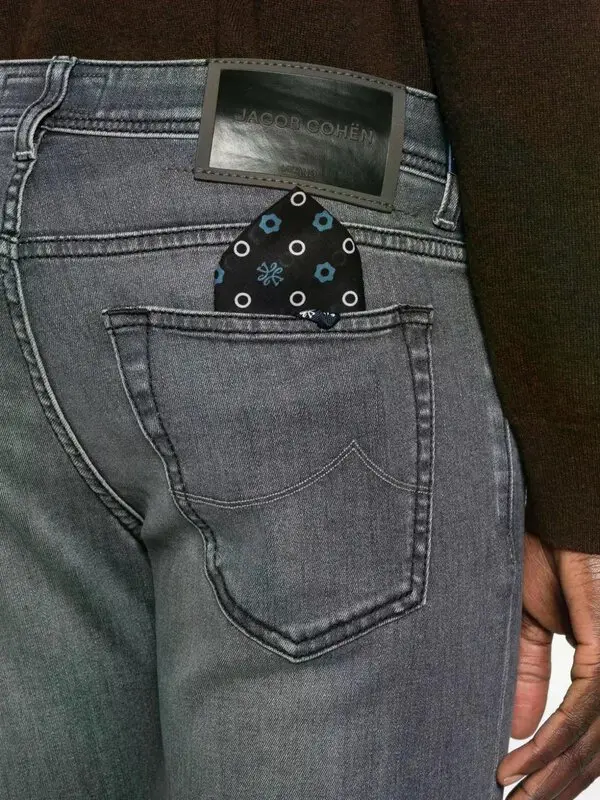 JACOB COHЁN Faded-effect Logo-patch Jeans