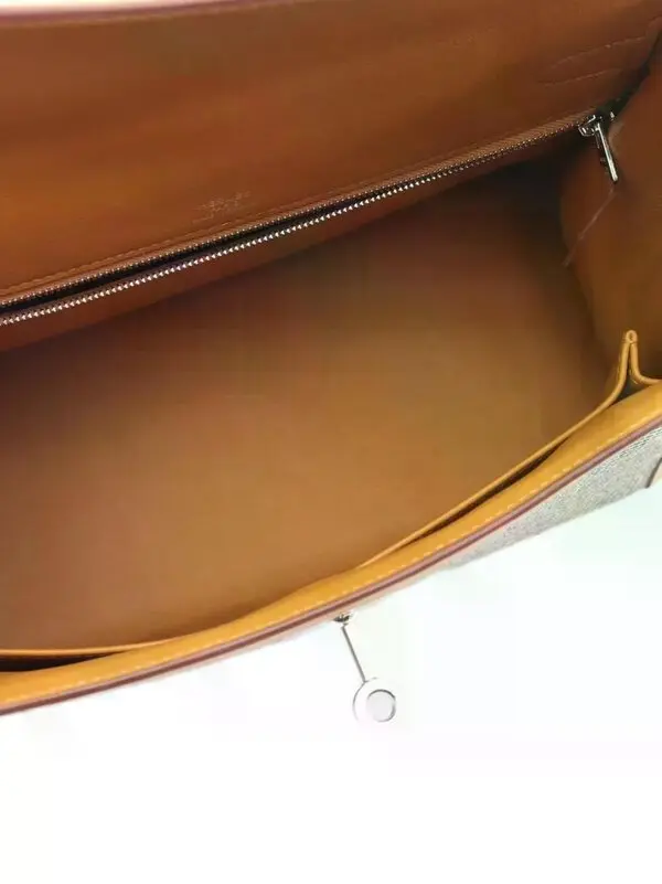 Hermès 28 Kelly Sesame Handbag - Neutrals